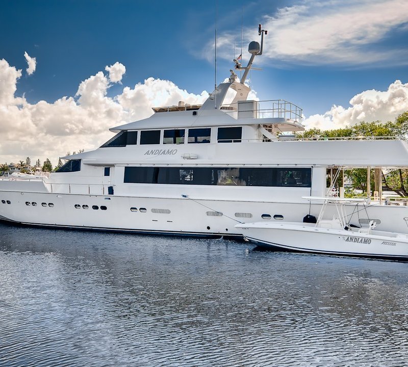ANDIAMO Yacht Charter Details, Azimut | CHARTERWORLD Luxury Superyachts